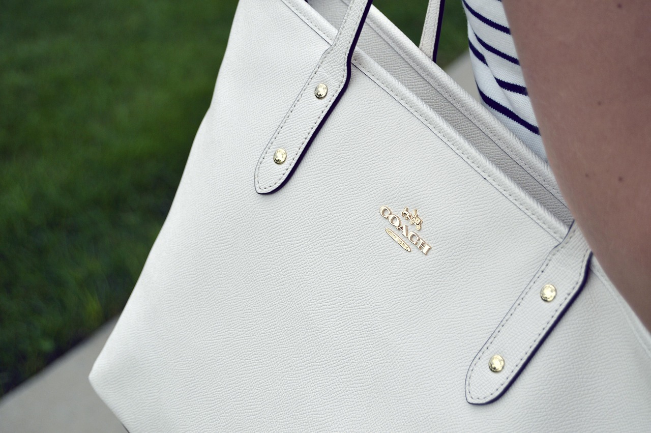 Designer Handbag Resale Value 2026: Keep Your Investment